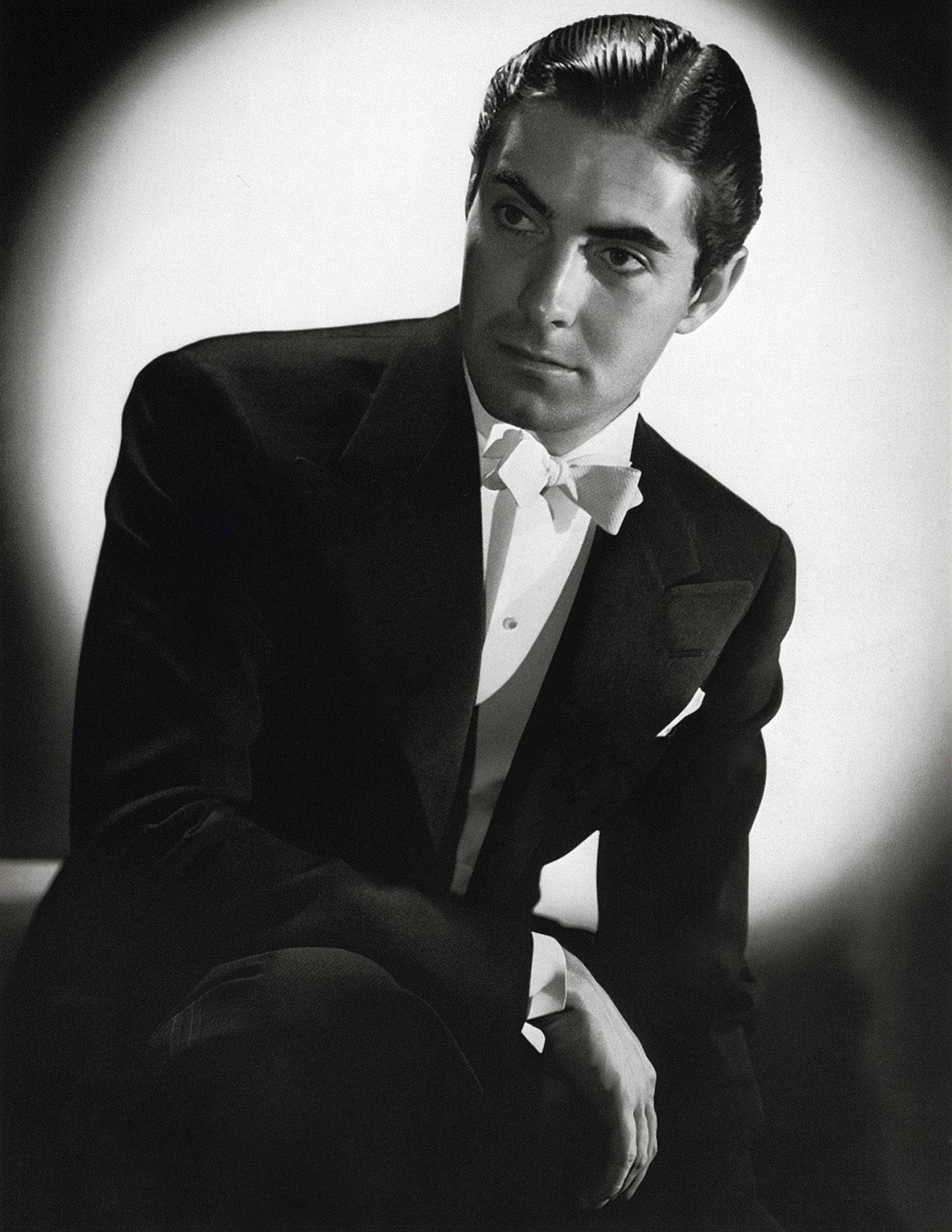 MEN'S FASHION IN FILM – Silver Screen Modes by Christian Esquevin