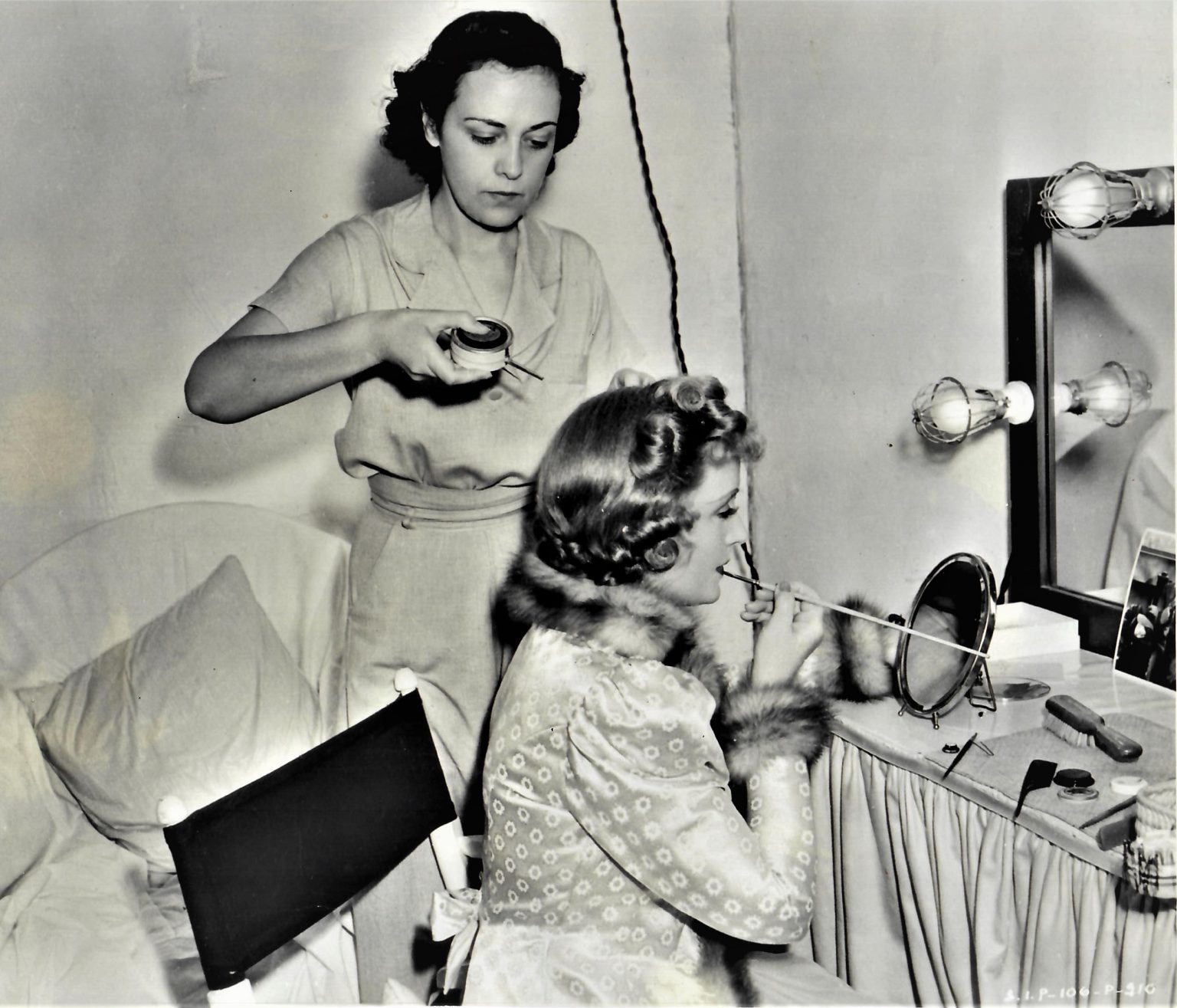 Hairstyle & Makeup in Classic Hollywood Film. silverscreenmodes.com